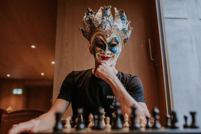 Entrevistamos o “Joker” da cena eletrônica: Boris Brejcha - GRVE