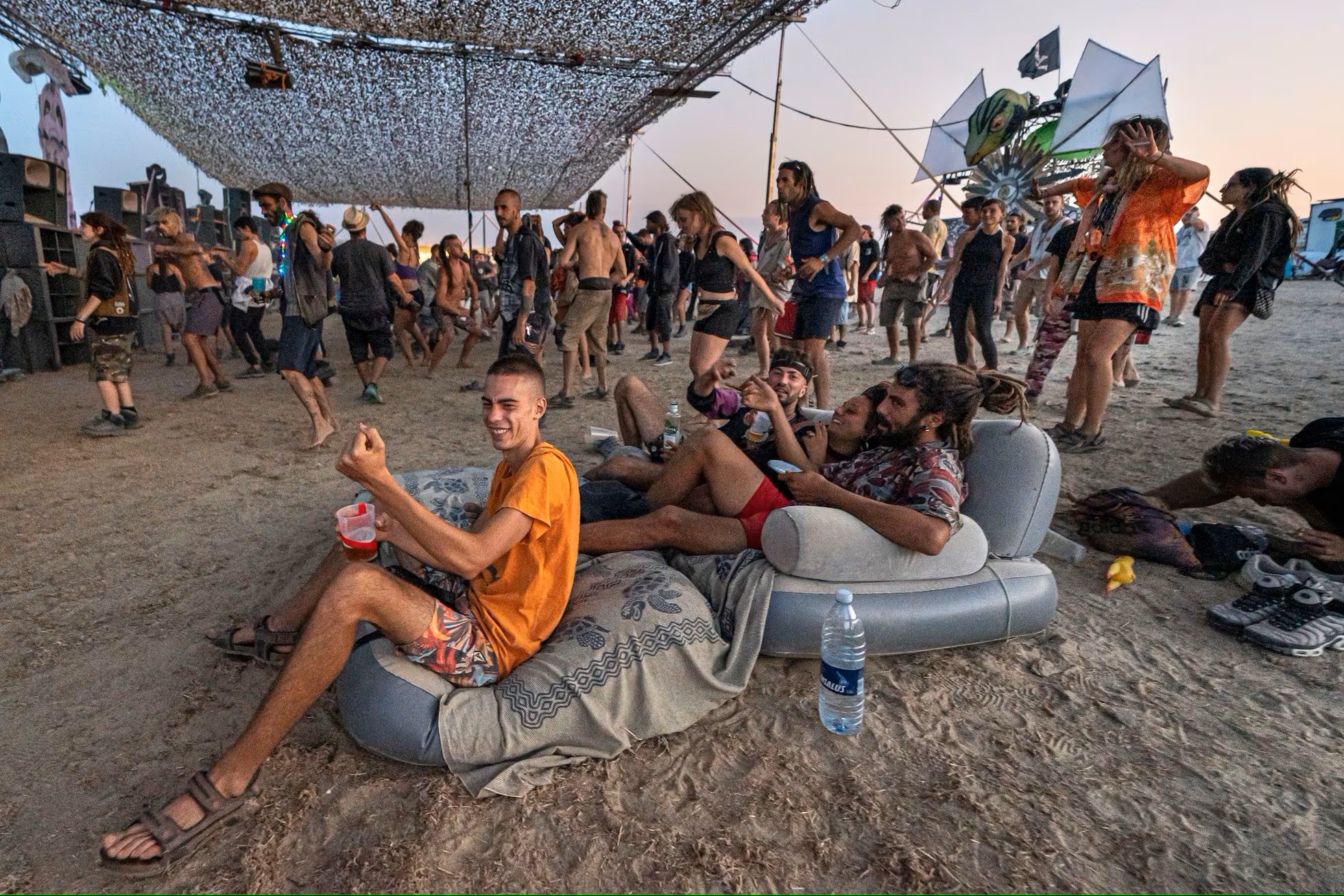Rave Culture: um olhar sobre as principais características desse ...